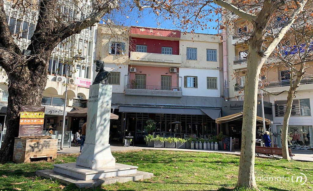 Αγαπώ την πόλη μου: Πλατεία Σιδηροδρομικού Σταθμού (photos) - Kalamata IN